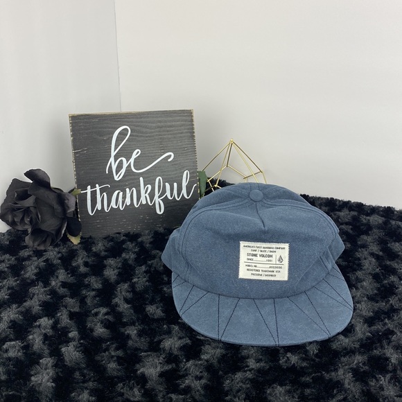 Volcom | Accessories | Volcom Snap Back Flat Bill Hat | Poshmark